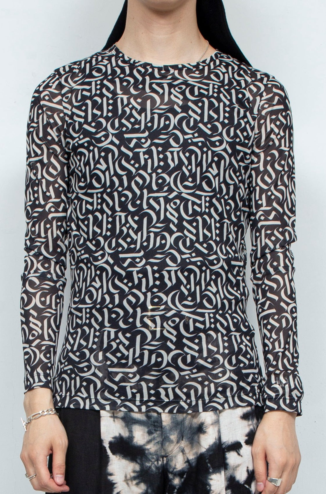 Calligraphy Sheer Slim Fit Tops BLACK / disemBySiiK（ディゼムバイシーク）通販・店舗 渋谷 ...